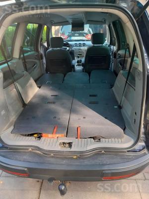 Blue Ford Galaxy 2006 in Cesis, with an engine capacity of 2.00 L and mileage of 379 thousand km for 1950 €, photo 5 on AUTOMOTO.COM.LV