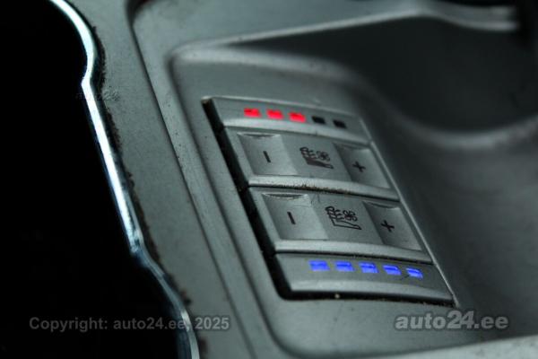 Blue Ford Galaxy 2008 in Tartu, with an engine capacity of 2.00 L and mileage of 295 thousand km for 4599 €, photo 11 on AUTOMOTO.COM.LV