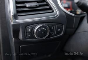 Zils Ford Galaxy 2019 Tallina, ar dzinēja tilpumu 2.00 L un nobraukumu 198 tūkst. km par 14999 €, foto 21 vietnē AUTOMOTO.COM.LV