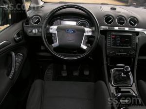 Brūns Ford Galaxy 2013 Rīga, ar dzinēja tilpumu 2.00 L un nobraukumu 333 tūkst. km par 5650 €, foto 17 vietnē AUTOMOTO.COM.LV