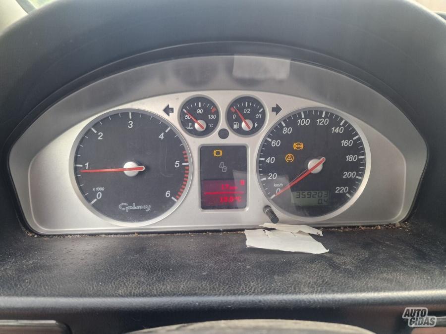 Brūns Ford Galaxy 2002 Ignalina, ar dzinēja tilpumu 1.90 L un nobraukumu 350 tūkst. km par 350 €, foto 12 vietnē AUTOMOTO.COM.LV