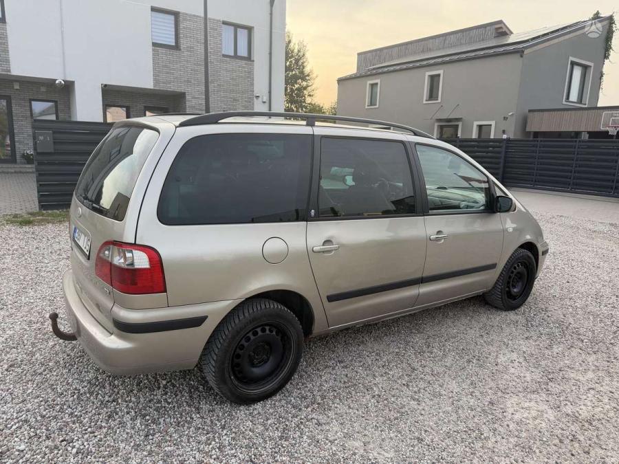 Brown Ford Galaxy 2004 in Vilnius, with an engine capacity of 1.90 L and mileage of 229 thousand km for 1999 €, photo 7 on AUTOMOTO.COM.LV