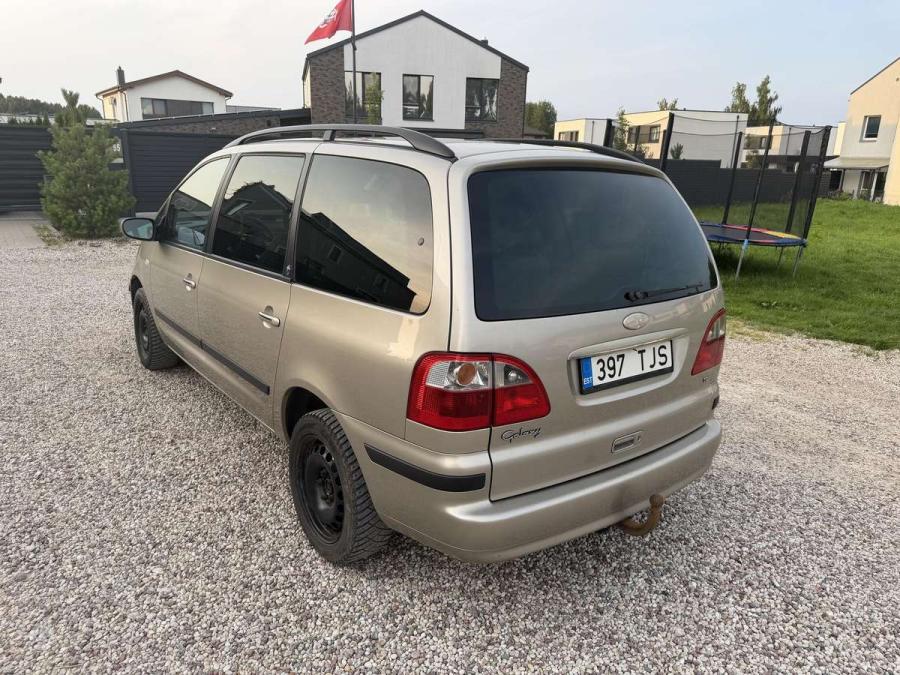 Brown Ford Galaxy 2004 in Vilnius, with an engine capacity of 1.90 L and mileage of 229 thousand km for 1999 €, photo 8 on AUTOMOTO.COM.LV