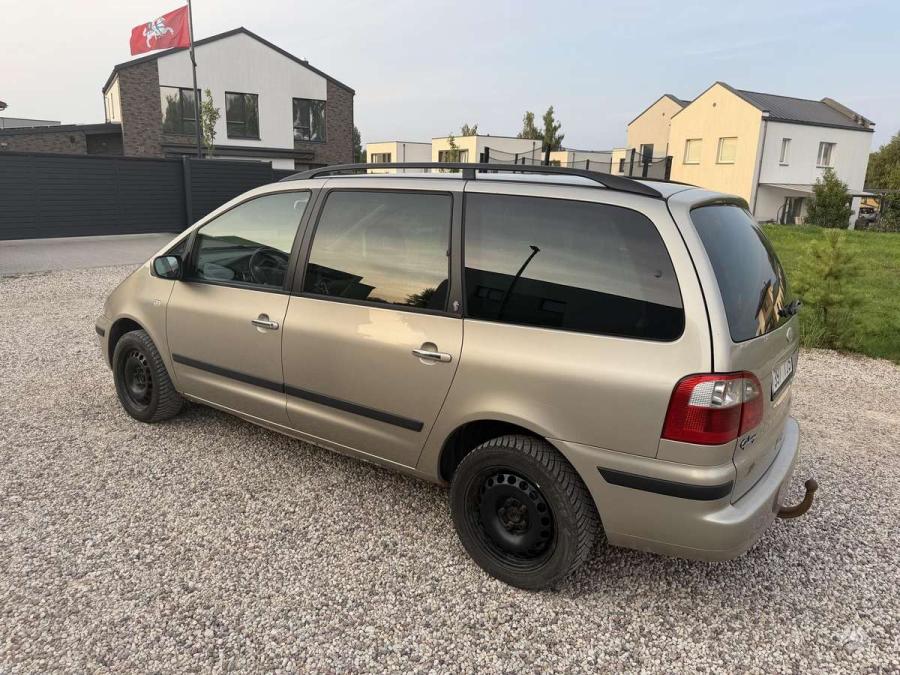 Brown Ford Galaxy 2004 in Vilnius, with an engine capacity of 1.90 L and mileage of 229 thousand km for 1999 €, photo 9 on AUTOMOTO.COM.LV
