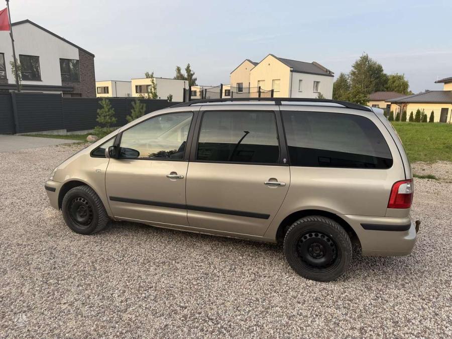 Brown Ford Galaxy 2004 in Vilnius, with an engine capacity of 1.90 L and mileage of 229 thousand km for 1999 €, photo 10 on AUTOMOTO.COM.LV