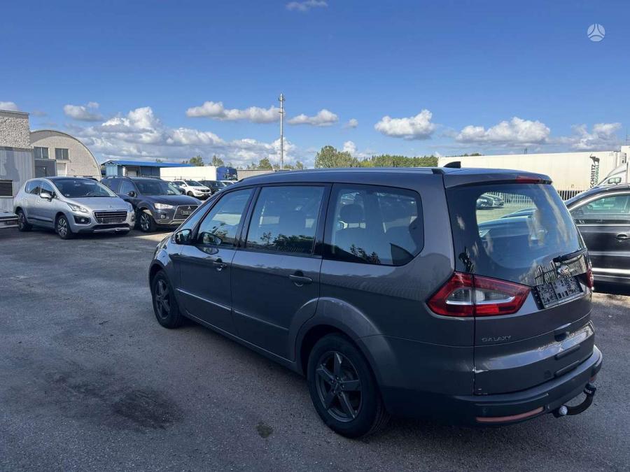 Brown Ford Galaxy 2011 in Marijampole, with an engine capacity of 1.56 L and mileage of 282 thousand km for 4750 €, photo 4 on AUTOMOTO.COM.LV