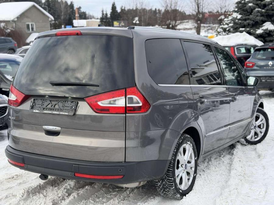 Brown Ford Galaxy 2012 in Utena, with an engine capacity of 2.18 L and mileage of 280 thousand km for 5690 €, photo 2 on AUTOMOTO.COM.LV