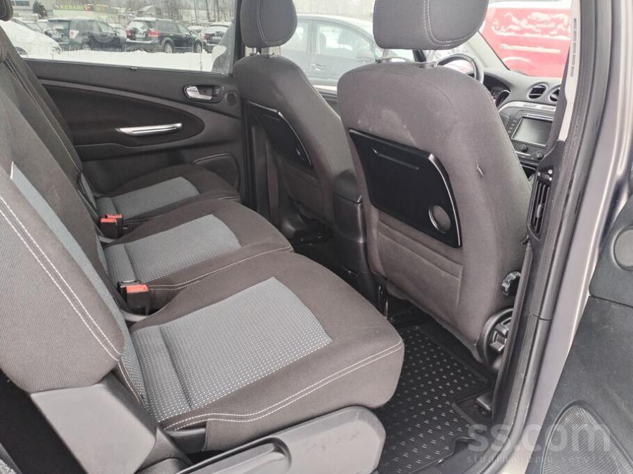 Brown Ford Galaxy 2012 in Riga, with an engine capacity of 2.00 L and mileage of 264 thousand km for 5950 €, photo 19 on AUTOMOTO.COM.LV