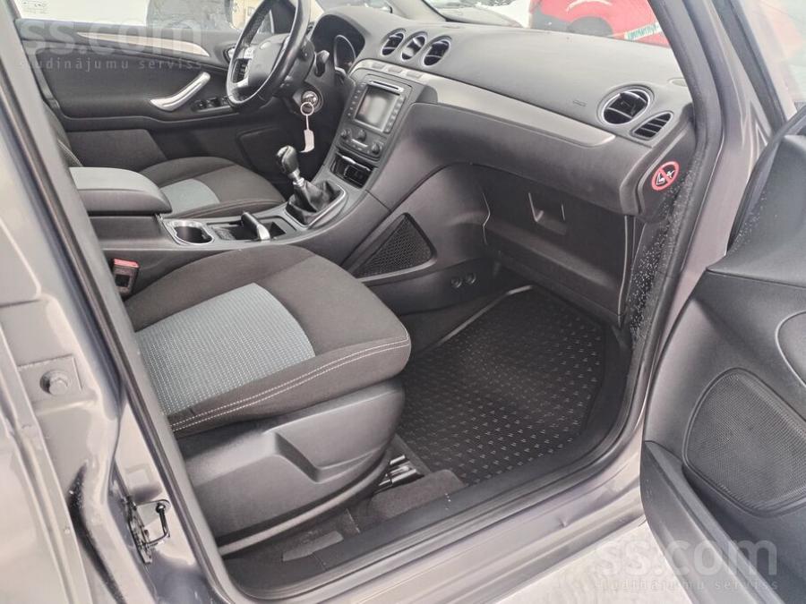 Brown Ford Galaxy 2012 in Riga, with an engine capacity of 2.00 L and mileage of 264 thousand km for 5950 €, photo 20 on AUTOMOTO.COM.LV