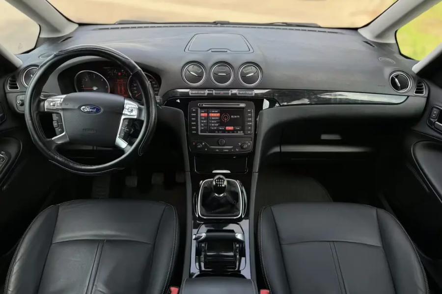 Brūns Ford Galaxy 2012 Jūrmala, ar dzinēja tilpumu 1.60 L un nobraukumu 288 tūkst. km par 5590 €, foto 13 vietnē AUTOMOTO.COM.LV