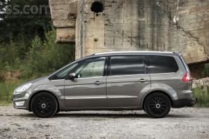 Brown Ford Galaxy 2013 in Tukums, with an engine capacity of 2.00 L and mileage of 0 thousand km for 6999 €, photo 5 on AUTOMOTO.COM.LV