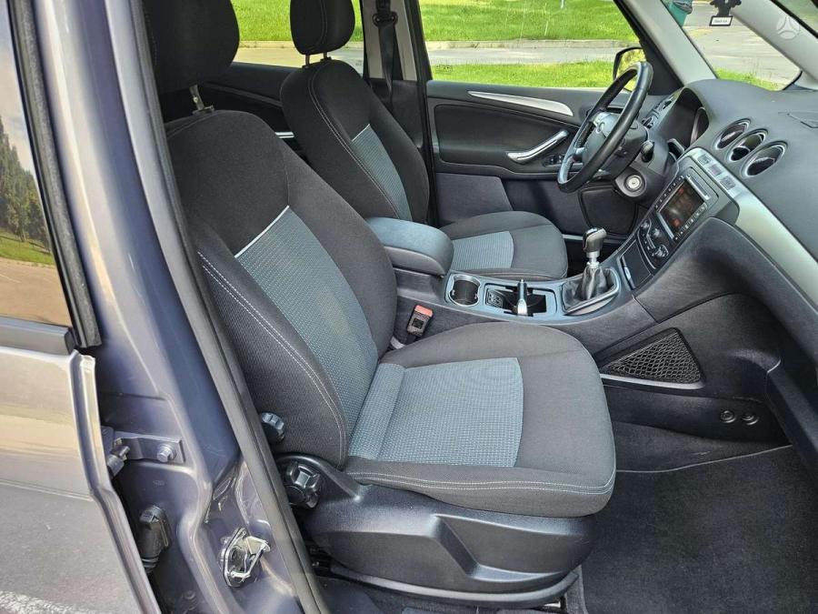 Brown Ford Galaxy 2014 in Prienai, with an engine capacity of 1.60 L and mileage of 229 thousand km for 5350 €, photo 13 on AUTOMOTO.COM.LV