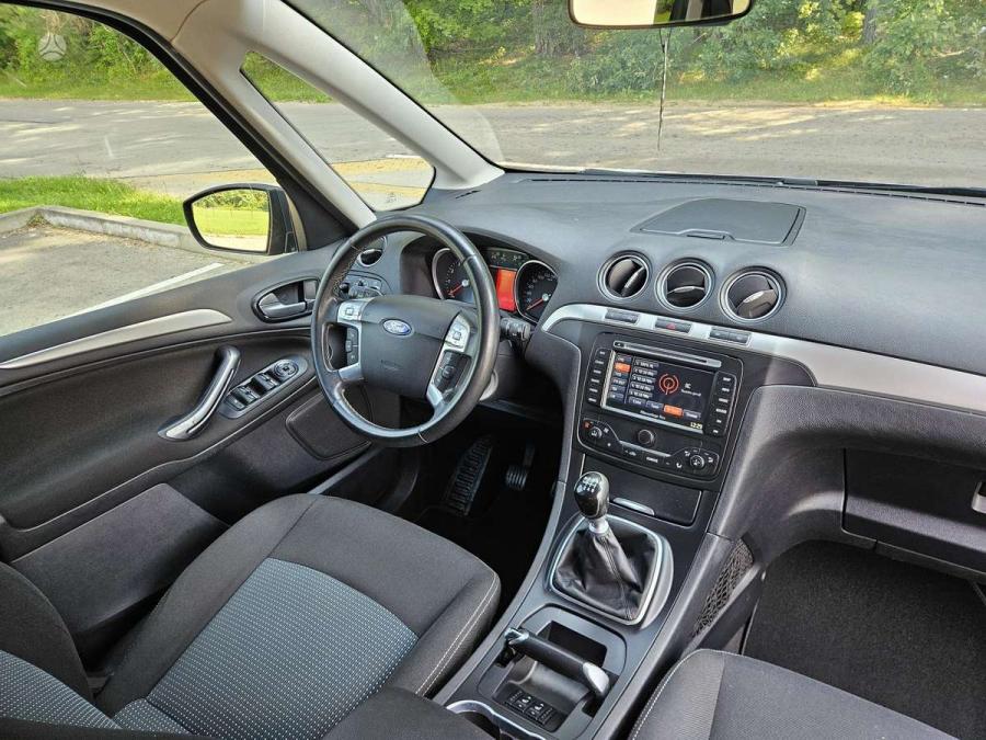 Brown Ford Galaxy 2014 in Prienai, with an engine capacity of 1.60 L and mileage of 229 thousand km for 5350 €, photo 14 on AUTOMOTO.COM.LV