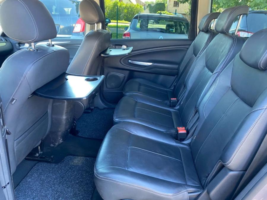 Brūns Ford Galaxy 2015 Rīga, ar dzinēja tilpumu 2.00 L un nobraukumu 234 tūkst. km par 9450 €, foto 11 vietnē AUTOMOTO.COM.LV
