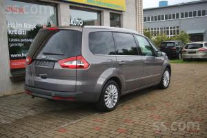 Brown Ford Galaxy 2015 in Tukums, with an engine capacity of 2.00 L and mileage of 0 thousand km for 8800 €, photo 4 on AUTOMOTO.COM.LV