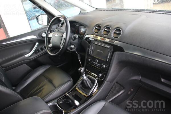 Brown Ford Galaxy 2015 in Tukums, with an engine capacity of 2.00 L and mileage of 0 thousand km for 8800 €, photo 9 on AUTOMOTO.COM.LV