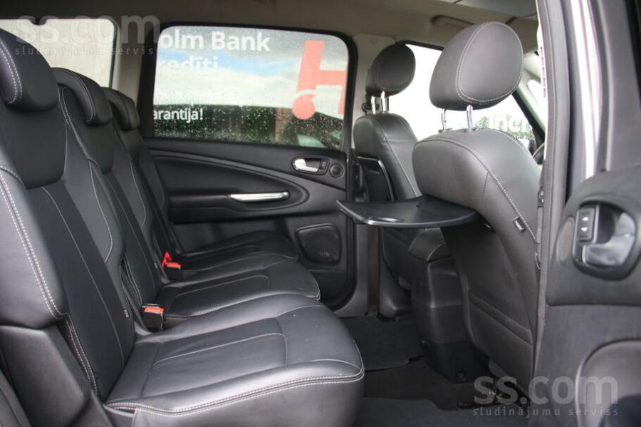 Brown Ford Galaxy 2015 in Tukums, with an engine capacity of 2.00 L and mileage of 0 thousand km for 8800 €, photo 10 on AUTOMOTO.COM.LV