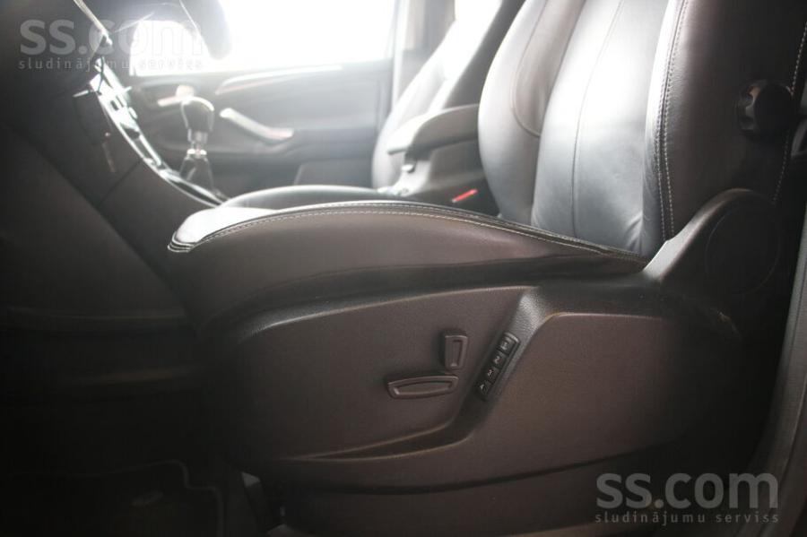 Brown Ford Galaxy 2015 in Tukums, with an engine capacity of 2.00 L and mileage of 0 thousand km for 8800 €, photo 12 on AUTOMOTO.COM.LV