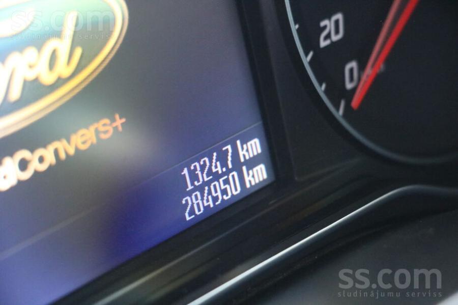 Brown Ford Galaxy 2015 in Tukums, with an engine capacity of 2.00 L and mileage of 0 thousand km for 8800 €, photo 15 on AUTOMOTO.COM.LV