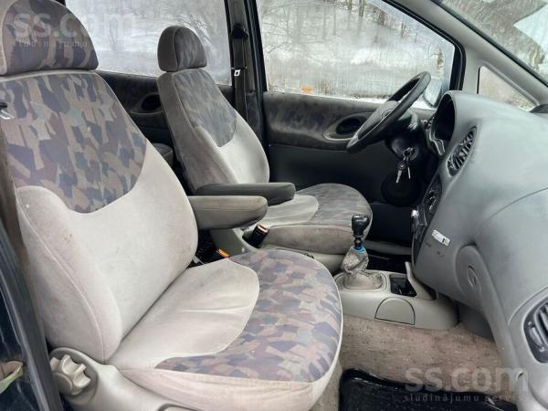 Zaļš Ford Galaxy 1995 Rēzekne, ar dzinēja tilpumu 2.00 L un nobraukumu 0 tūkst. km par 1100 €, foto 6 vietnē AUTOMOTO.COM.LV