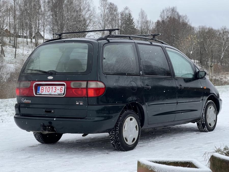 Zaļš Ford Galaxy 1995 Rēzekne, ar dzinēja tilpumu 2.00 L un nobraukumu 275 tūkst. km par 1100 €, foto 4 vietnē AUTOMOTO.COM.LV