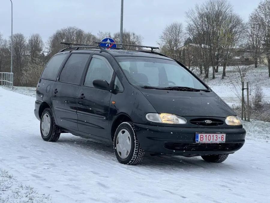 Zaļš Ford Galaxy 1995 Rēzekne, ar dzinēja tilpumu 2.00 L un nobraukumu 275 tūkst. km par 1100 €, foto 4 vietnē AUTOMOTO.COM.LV