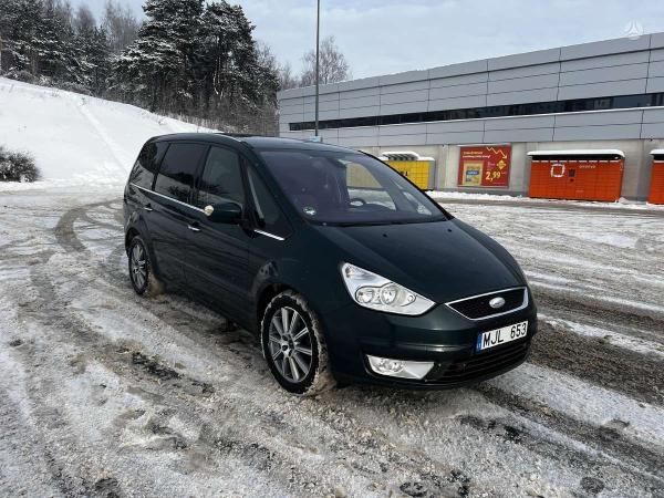 Green Ford Galaxy 2009 in Vilnius, with an engine capacity of 2.00 L and mileage of 308 thousand km for 3300 €, photo 1 on AUTOMOTO.COM.LV