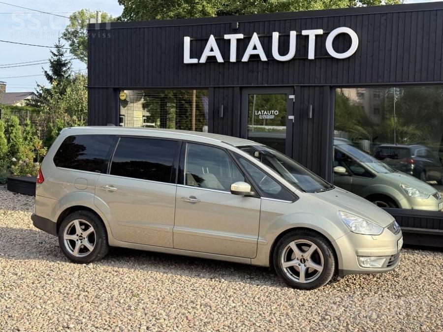 Green Ford Galaxy 2009 in Riga, with an engine capacity of 2.20 L and mileage of 357 thousand km for 3999 €, photo 4 on AUTOMOTO.COM.LV