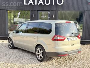 Green Ford Galaxy 2009 in Riga, with an engine capacity of 2.20 L and mileage of 357 thousand km for 3999 €, photo 8 on AUTOMOTO.COM.LV