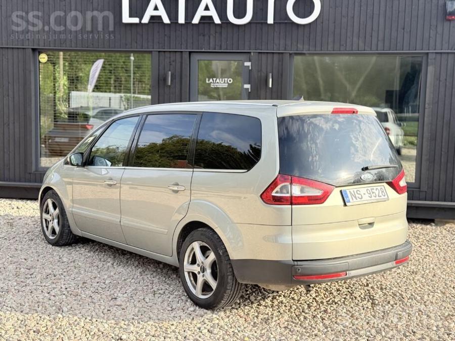 Green Ford Galaxy 2009 in Riga, with an engine capacity of 2.20 L and mileage of 357 thousand km for 3999 €, photo 8 on AUTOMOTO.COM.LV