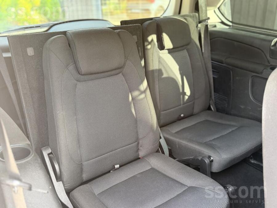 Green Ford Galaxy 2009 in Riga, with an engine capacity of 2.20 L and mileage of 357 thousand km for 3999 €, photo 17 on AUTOMOTO.COM.LV