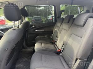 Green Ford Galaxy 2009 in Riga, with an engine capacity of 2.20 L and mileage of 357 thousand km for 3999 €, photo 18 on AUTOMOTO.COM.LV