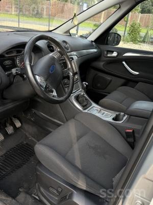 Green Ford Galaxy 2009 in Riga, with an engine capacity of 2.20 L and mileage of 357 thousand km for 3999 €, photo 20 on AUTOMOTO.COM.LV