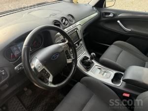 Green Ford Galaxy 2009 in Riga, with an engine capacity of 2.20 L and mileage of 357 thousand km for 3999 €, photo 21 on AUTOMOTO.COM.LV