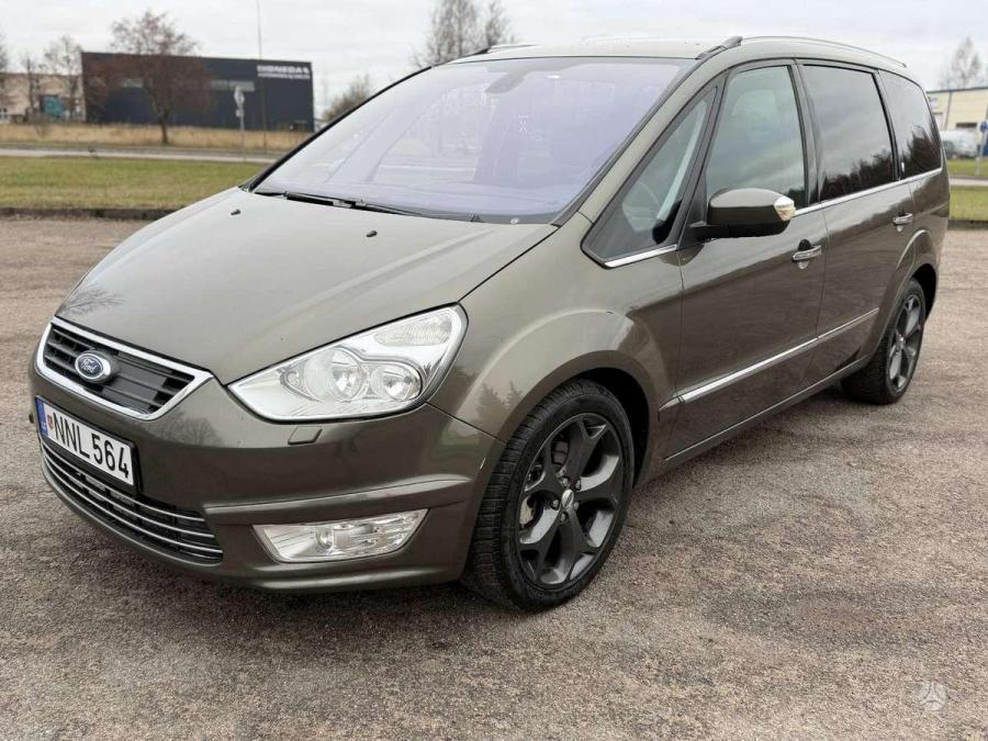 Green Ford Galaxy 2010 in Siauliai, with an engine capacity of 2.00 L and mileage of 400 thousand km for 4850 €, photo 1 on AUTOMOTO.COM.LV