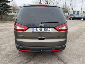 Green Ford Galaxy 2010 in Siauliai, with an engine capacity of 2.00 L and mileage of 400 thousand km for 4850 €, photo 5 on AUTOMOTO.COM.LV