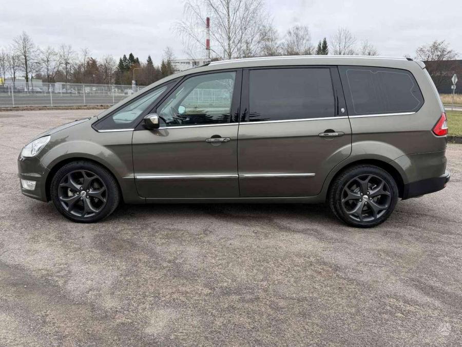 Green Ford Galaxy 2010 in Siauliai, with an engine capacity of 2.00 L and mileage of 400 thousand km for 4850 €, photo 6 on AUTOMOTO.COM.LV