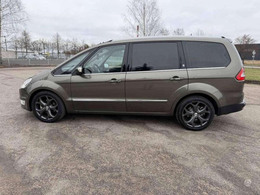 Green Ford Galaxy 2010 in Siauliai, with an engine capacity of 2.00 L and mileage of 400 thousand km for 4850 €, photo 8 on AUTOMOTO.COM.LV