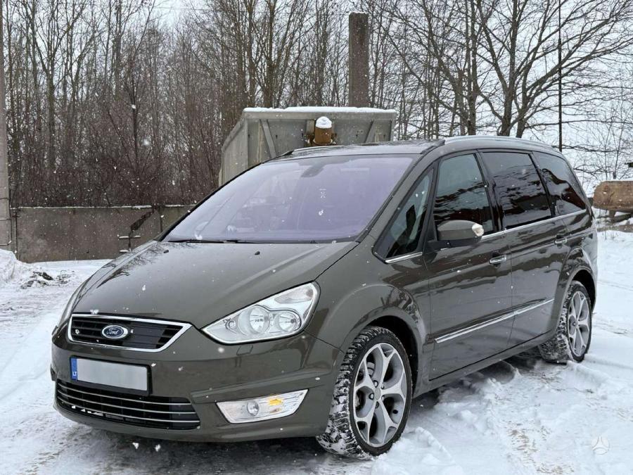Green Ford Galaxy 2010 in Siauliai, with an engine capacity of 2.00 L and mileage of 400 thousand km for 4650 €, photo 2 on AUTOMOTO.COM.LV