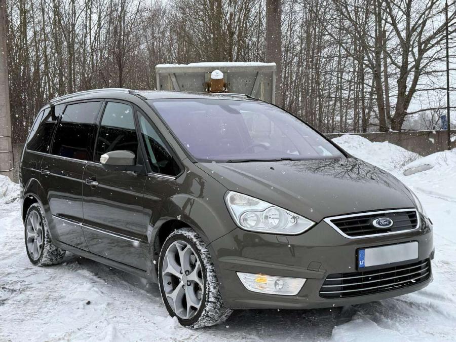 Green Ford Galaxy 2010 in Siauliai, with an engine capacity of 2.00 L and mileage of 400 thousand km for 4650 €, photo 5 on AUTOMOTO.COM.LV