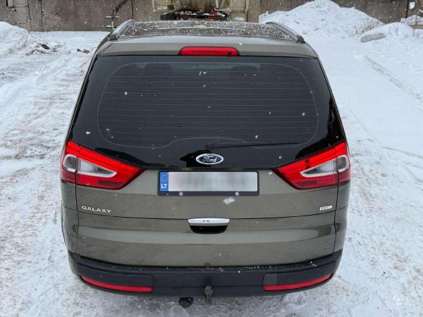 Zaļš Ford Galaxy 2010 Šauļi, ar dzinēja tilpumu 2.00 L un nobraukumu 400 tūkst. km par 4650 €, foto 7 vietnē AUTOMOTO.COM.LV