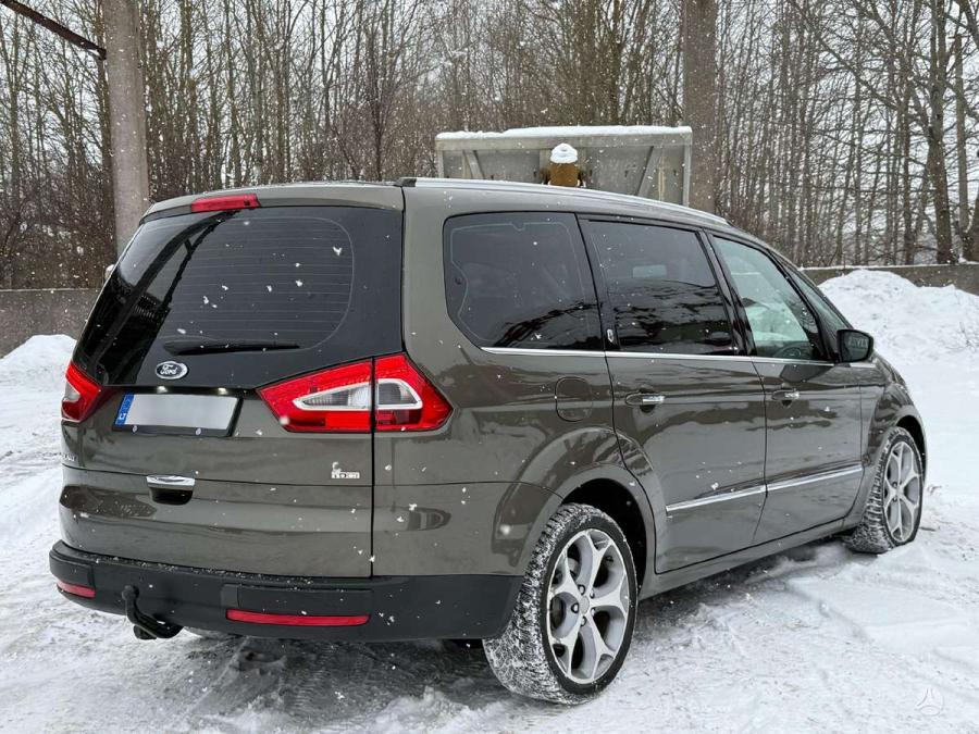 Green Ford Galaxy 2010 in Siauliai, with an engine capacity of 2.00 L and mileage of 400 thousand km for 4650 €, photo 9 on AUTOMOTO.COM.LV