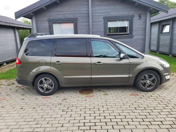 Green Ford Galaxy 2010 in Vilnius, with an engine capacity of 2.00 L and mileage of 240 thousand km for 6350 €, photo 3 on AUTOMOTO.COM.LV