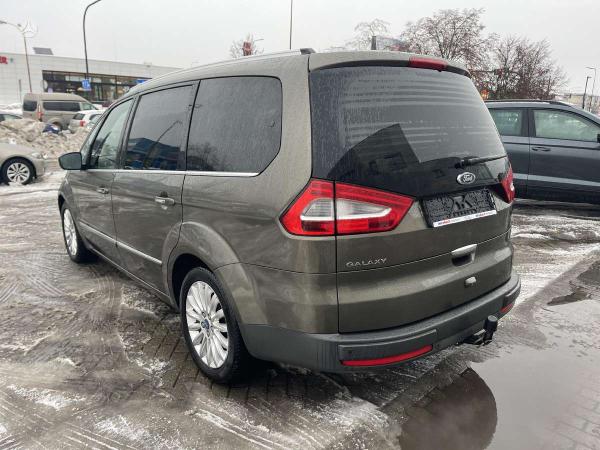 Green Ford Galaxy 2011 in Kaunas, with an engine capacity of 2.00 L and mileage of 278 thousand km for 5250 €, photo 8 on AUTOMOTO.COM.LV