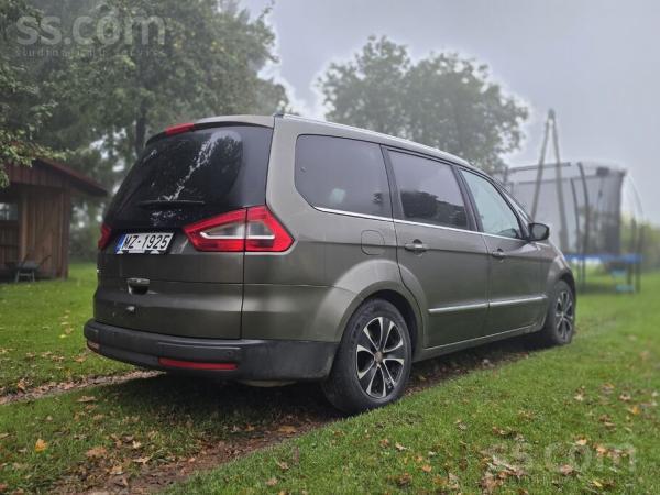 Zaļš Ford Galaxy 2011 Limbaži, ar dzinēja tilpumu 2.20 L un nobraukumu 335 tūkst. km par 6500 €, foto 5 vietnē AUTOMOTO.COM.LV