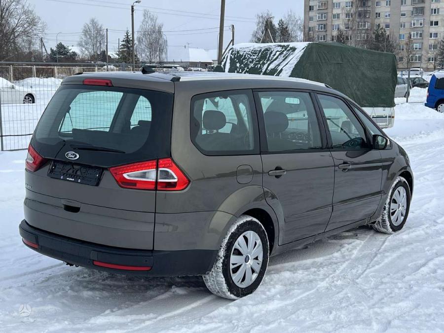 Zaļš Ford Galaxy 2012 Kėdainiai, ar dzinēja tilpumu 2.00 L un nobraukumu 263 tūkst. km par 5699 €, foto 3 vietnē AUTOMOTO.COM.LV