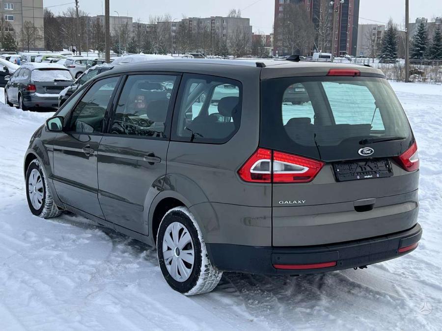 Zaļš Ford Galaxy 2012 Kėdainiai, ar dzinēja tilpumu 2.00 L un nobraukumu 263 tūkst. km par 5699 €, foto 4 vietnē AUTOMOTO.COM.LV