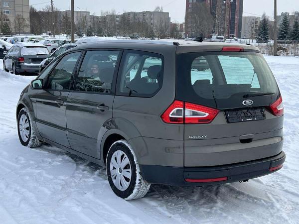 Green Ford Galaxy 2012 in Kedainiai, with an engine capacity of 2.00 L and mileage of 263 thousand km for 5699 €, photo 4 on AUTOMOTO.COM.LV