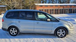Green Ford Galaxy 2012 in Cesis, with an engine capacity of 2.00 L and mileage of 308 thousand km for 7250 €, photo 2 on AUTOMOTO.COM.LV