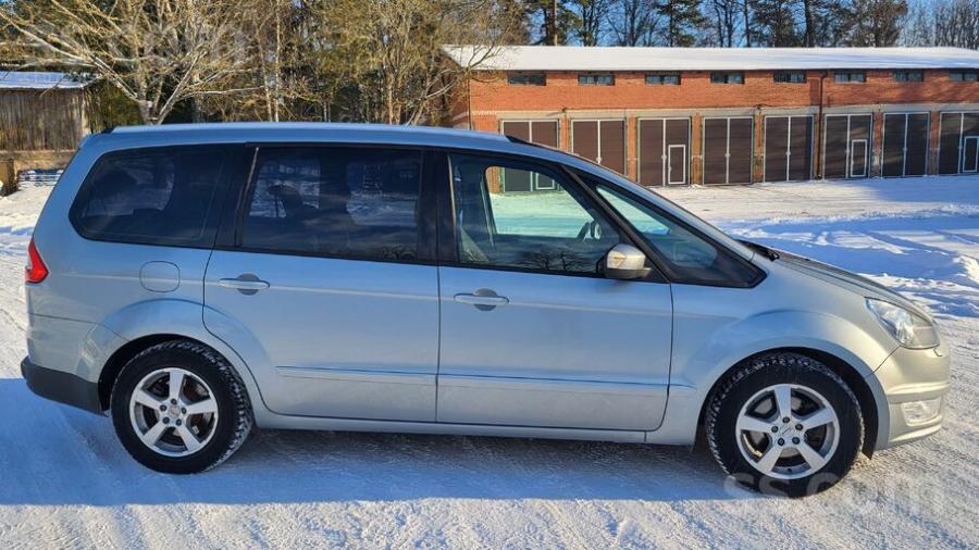 Green Ford Galaxy 2012 in Cesis, with an engine capacity of 2.00 L and mileage of 308 thousand km for 7250 €, photo 2 on AUTOMOTO.COM.LV